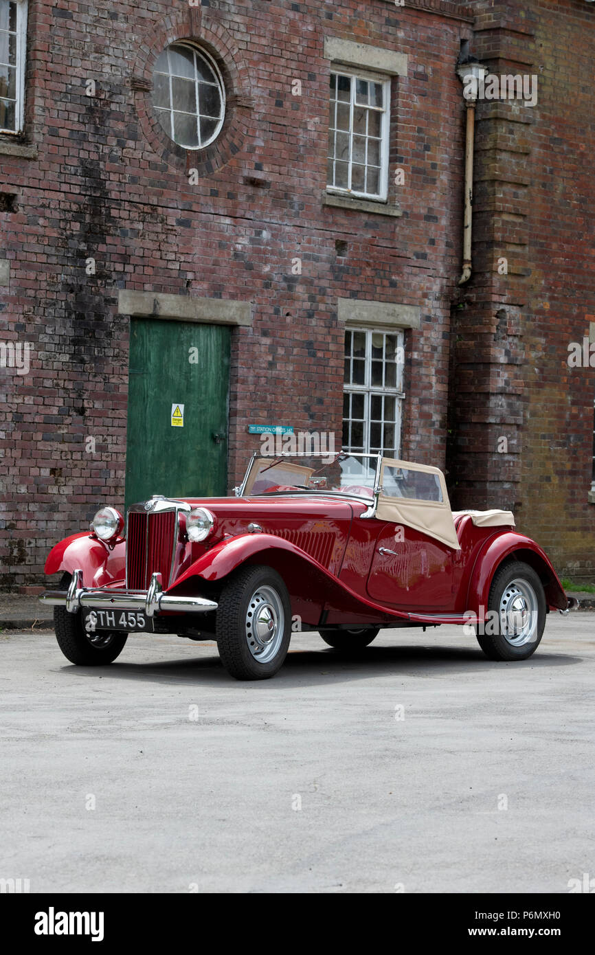 1951 MG TD / TF car at Bicester Heritage centre. Bicester, Oxfordshire ...