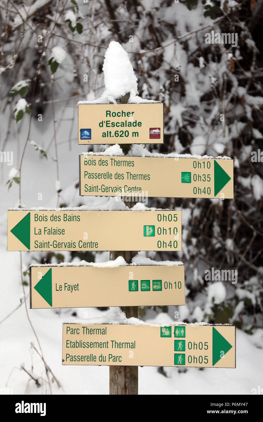 Trekking signs hi-res stock photography and images - Alamy