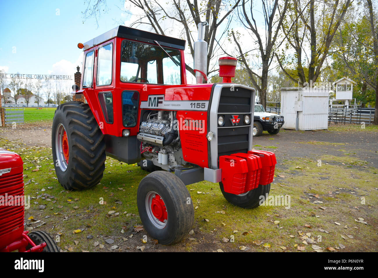 massey ferguson MF 1155 tractor at the glen innes truck and tractor ...