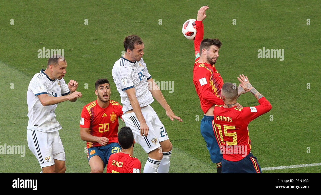 Gerard pique world cup hi-res stock photography and images - Alamy