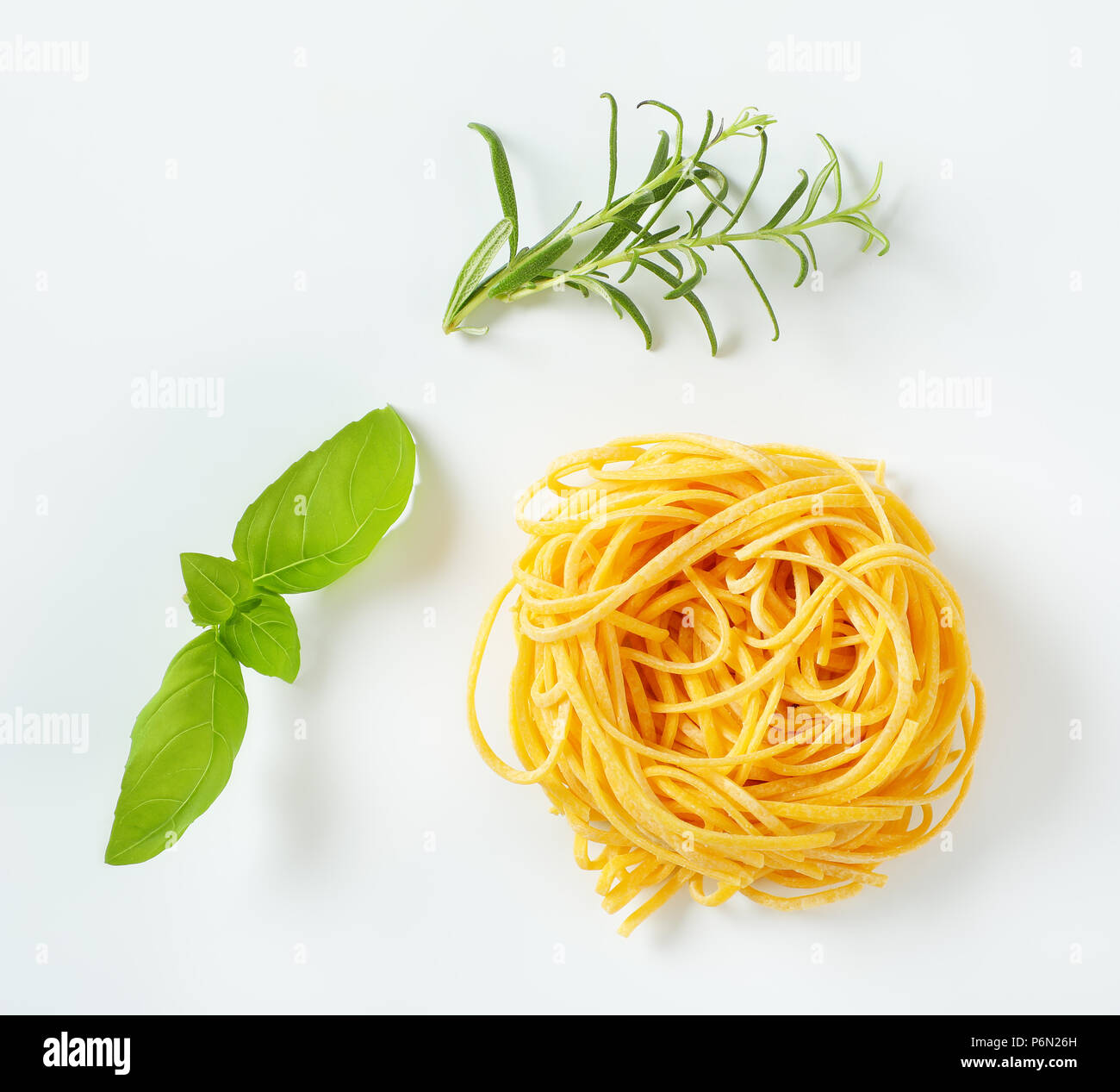 Bundle spaghetti hi-res stock photography and images - Alamy