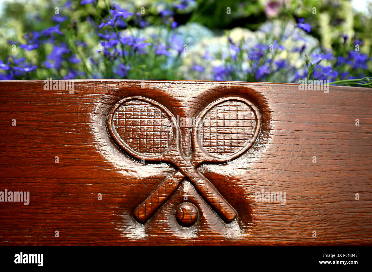 Racquets for tennis hi-res stock photography and images - Alamy