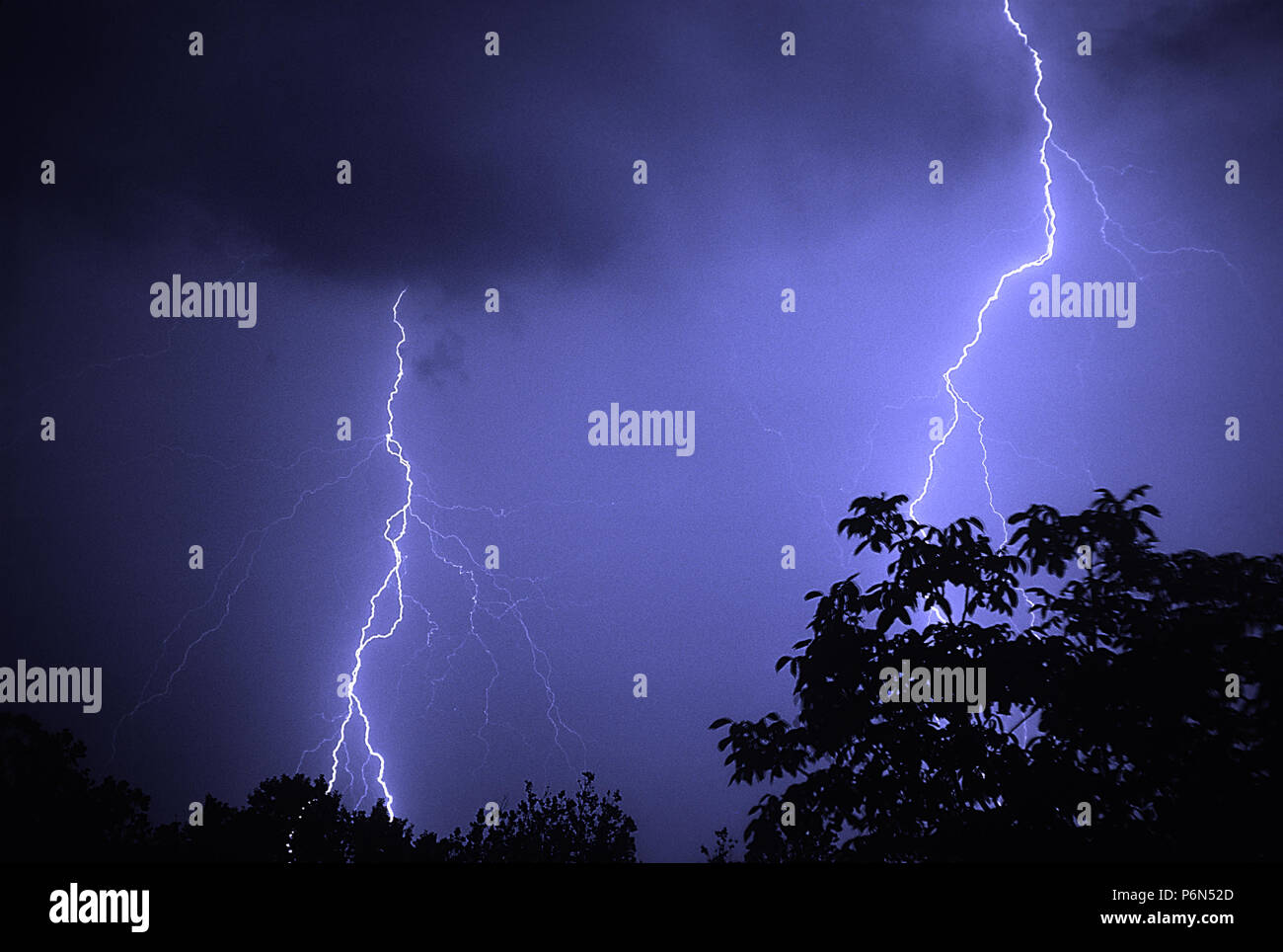 Strike by electricity hi-res stock photography and images - Alamy