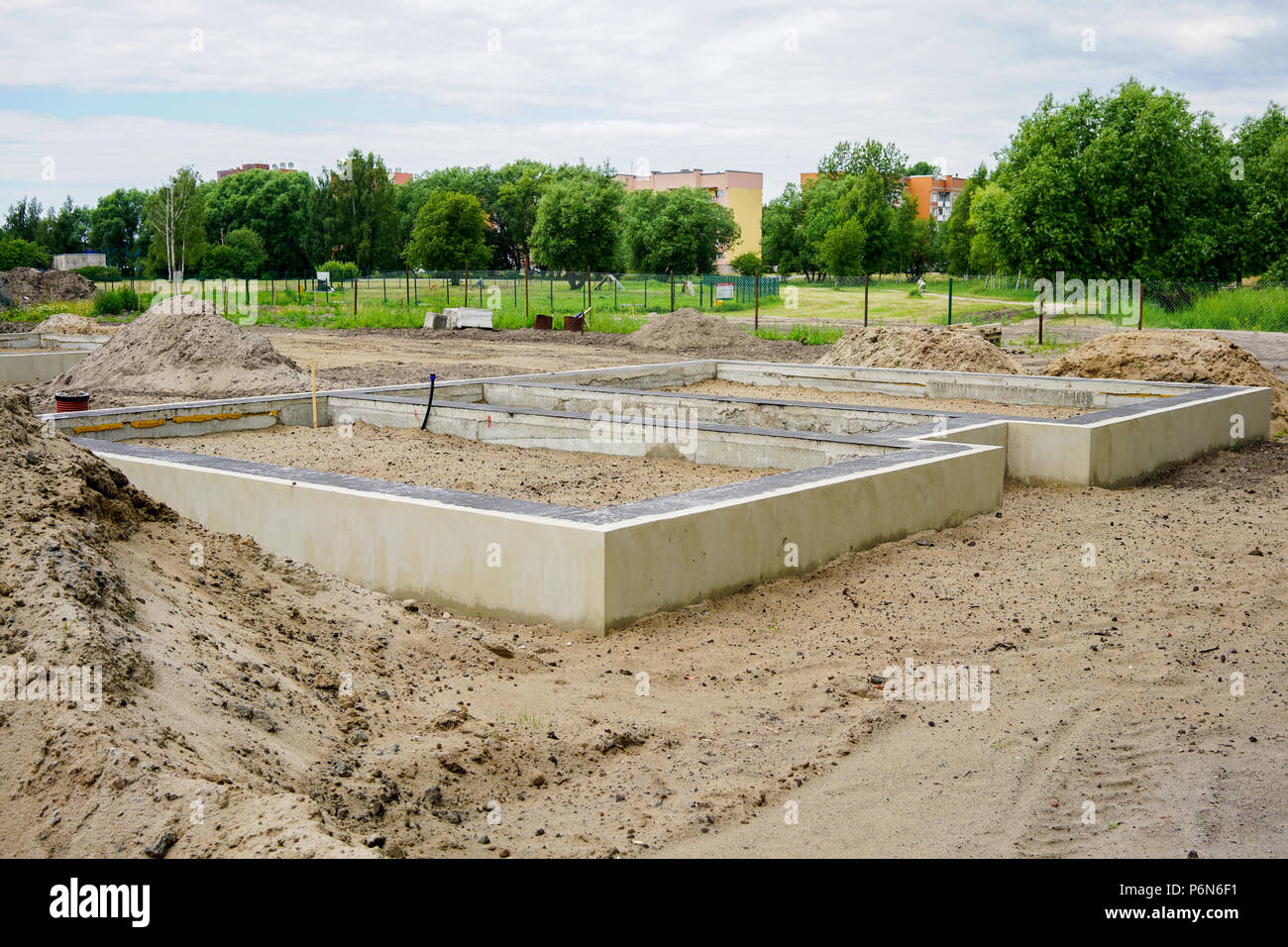 Concrete foundation of a new house Stock Photo - Alamy