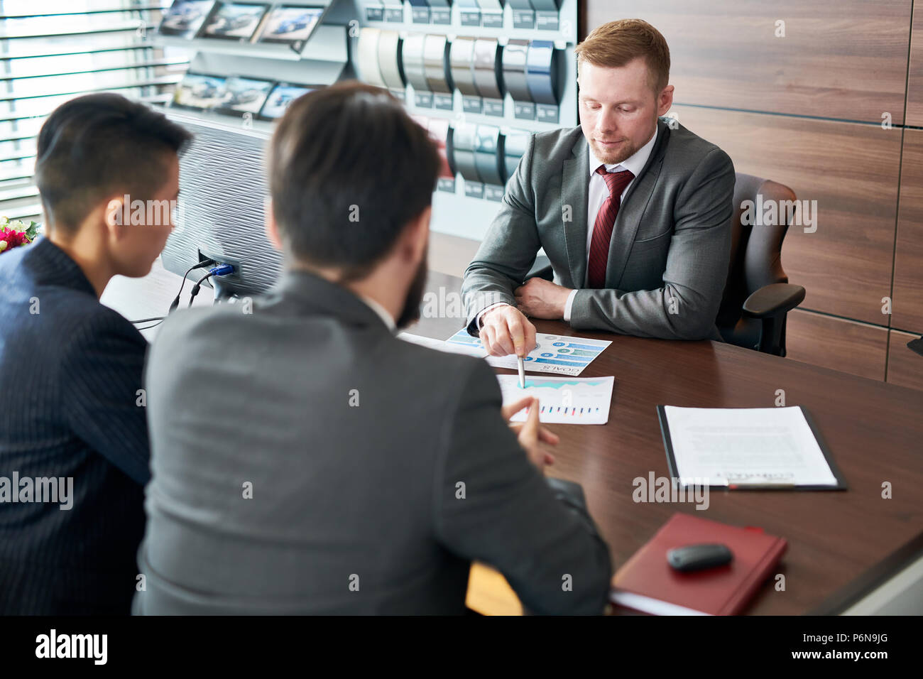 Business people at meeting Stock Photo - Alamy
