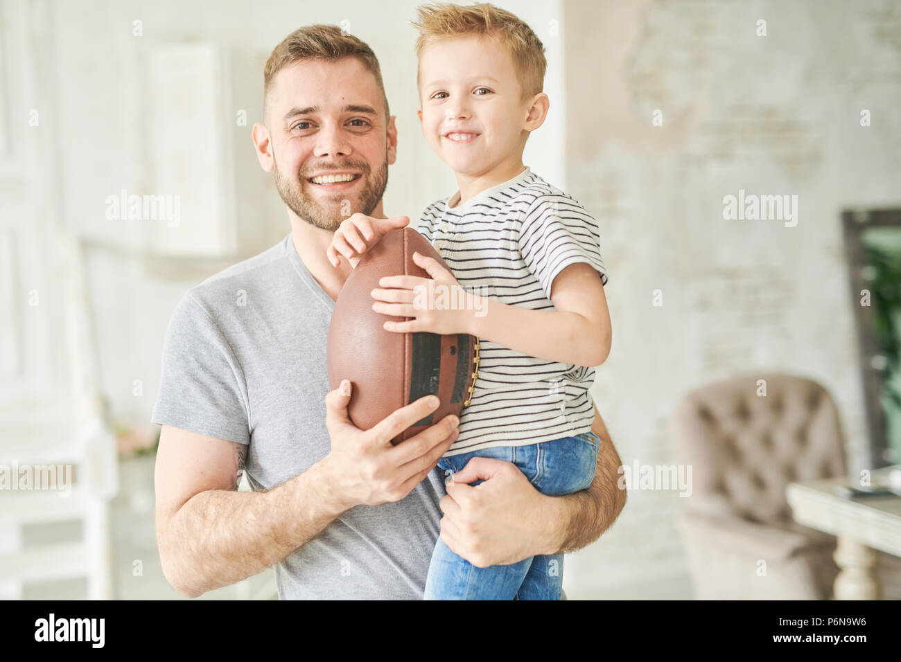 American football dad hi-res stock photography and images - Alamy