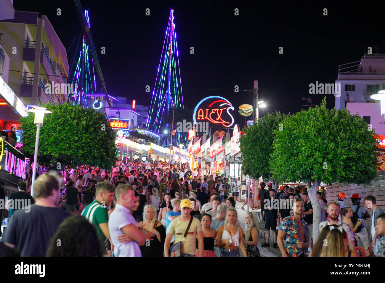 Magaluf tourists Punta Ballena nightclub, Crowd of people tourists ...