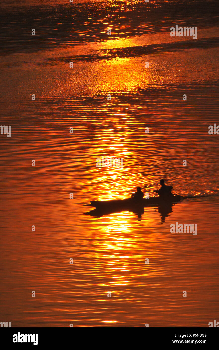 Keep boat forward hi-res stock photography and images - Alamy
