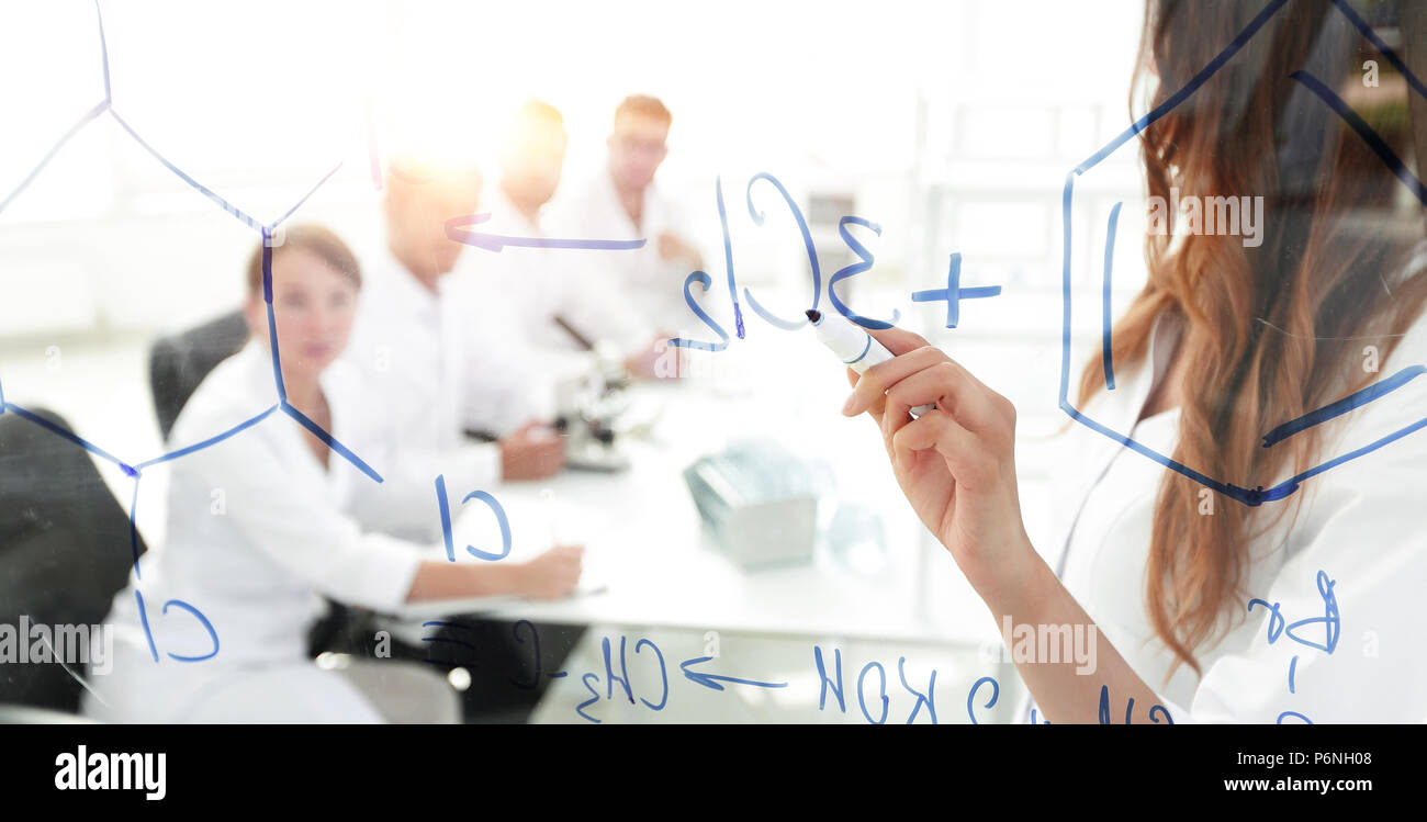 female scientist makes a report to colleagues Stock Photo - Alamy