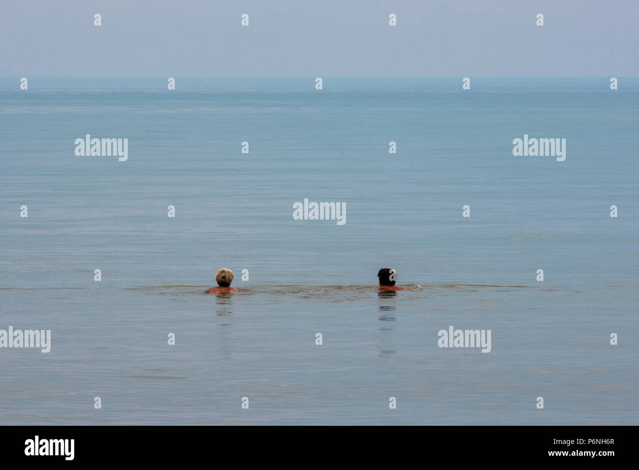 Chilling temperatures hi-res stock photography and images - Alamy