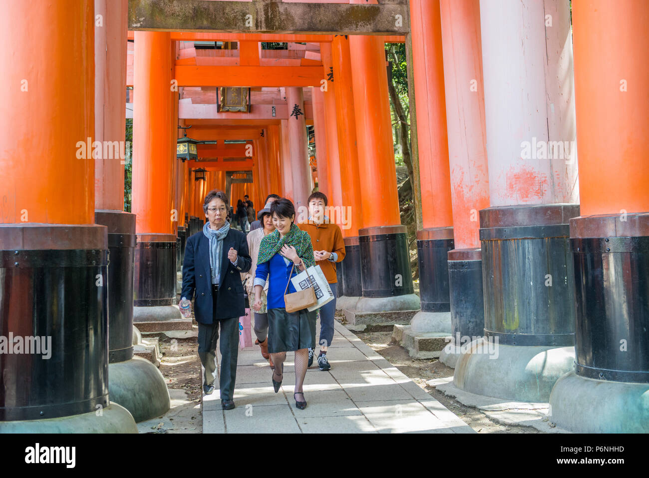 10000 shrine gates hi-res stock photography and images - Alamy