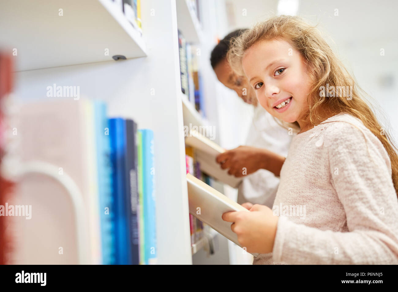 Girl researching hi-res stock photography and images - Alamy