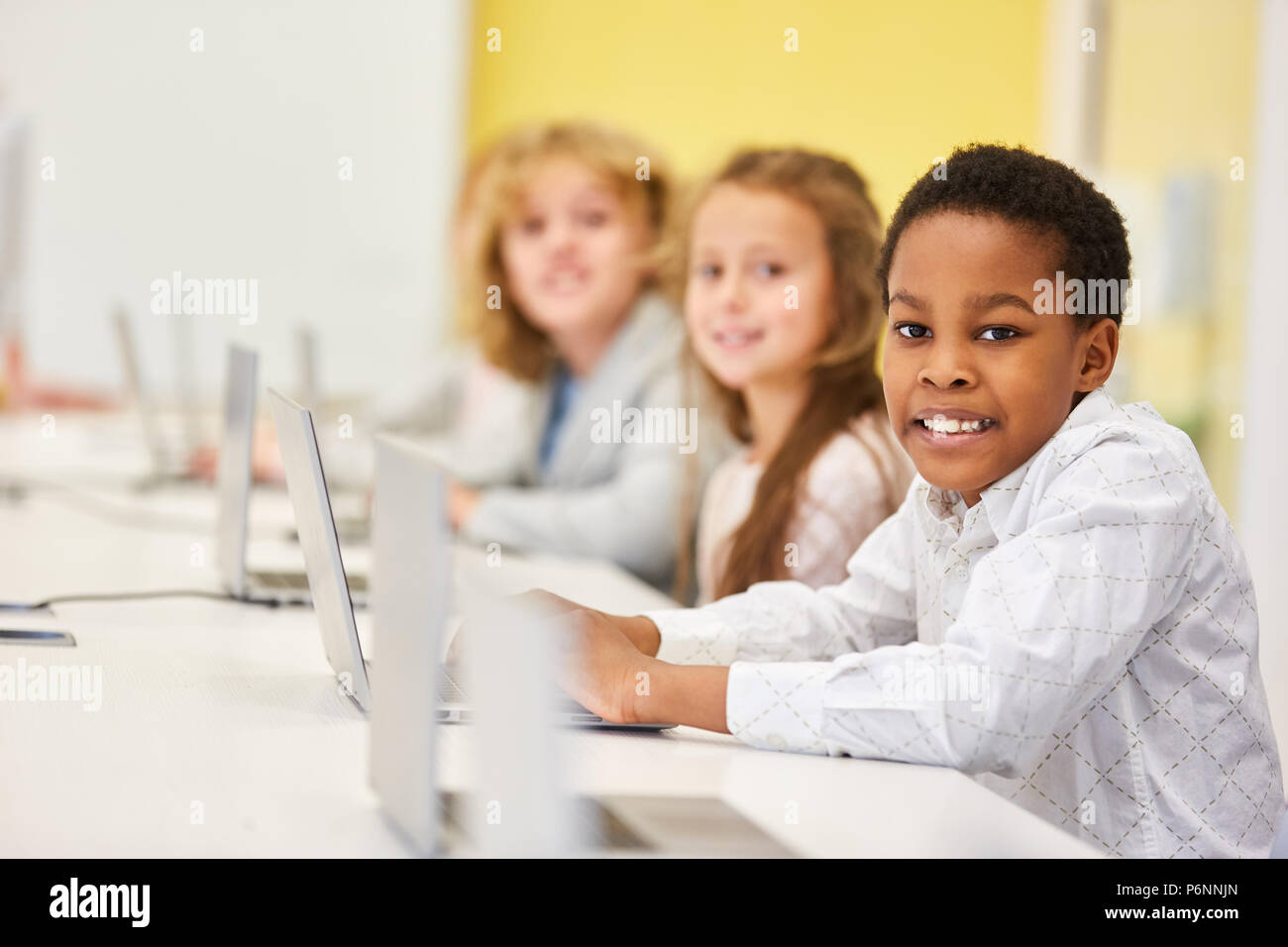 African classroom girl computer hi-res stock photography and images - Alamy