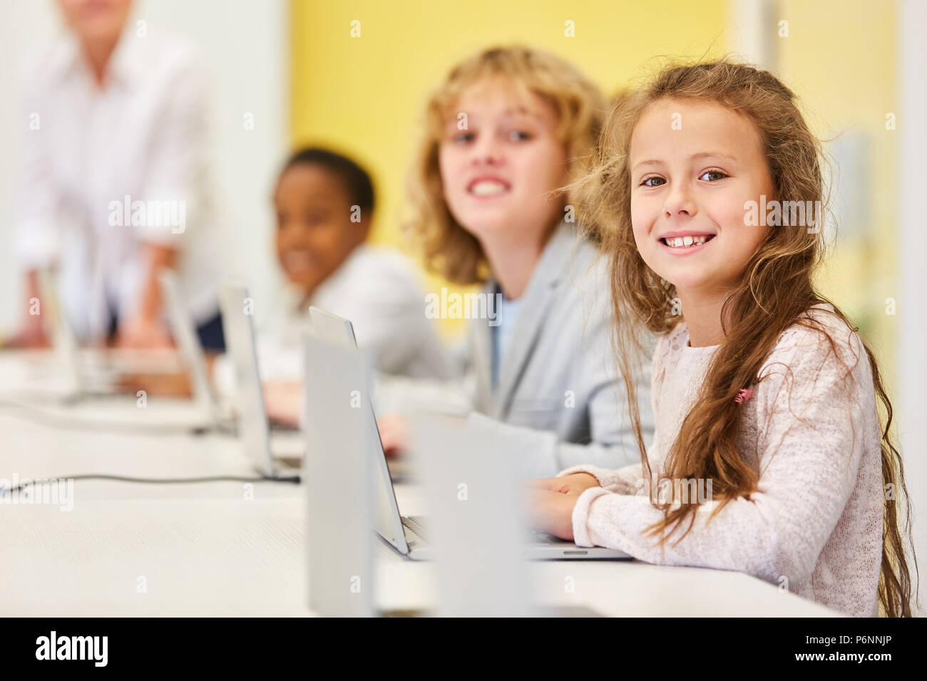 Media school hi-res stock photography and images - Alamy