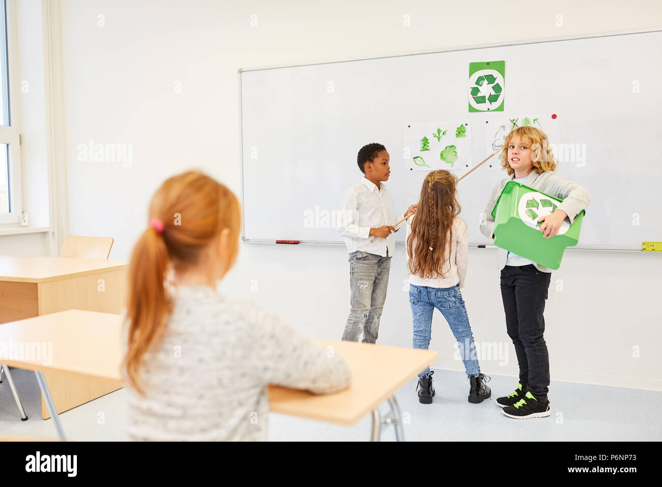 Children in elementary school declare environmental protection and ...