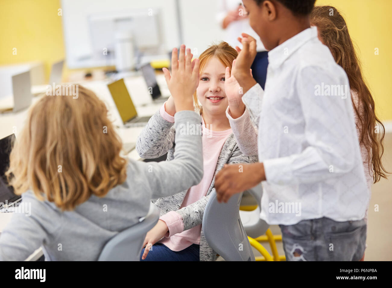 Children computers school hi-res stock photography and images - Alamy