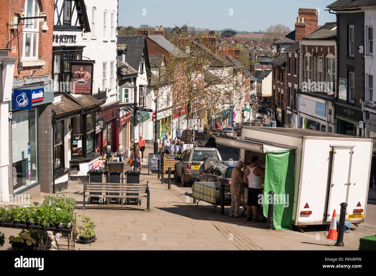 Ross on wye, herefordshire, shops hi-res stock photography and images ...