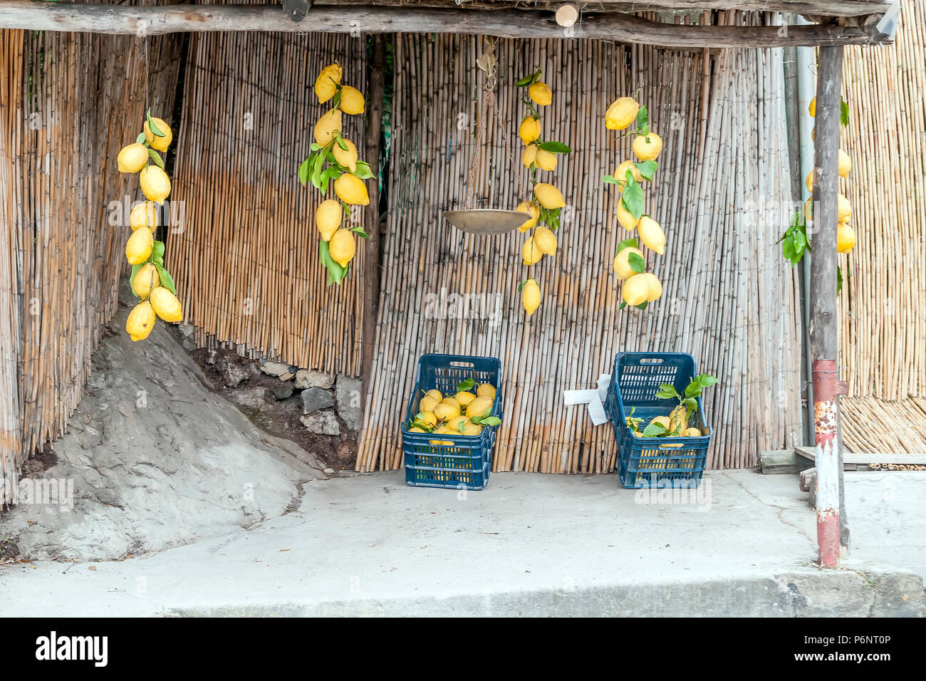 Limoncello amalfi hi-res stock photography and images - Alamy