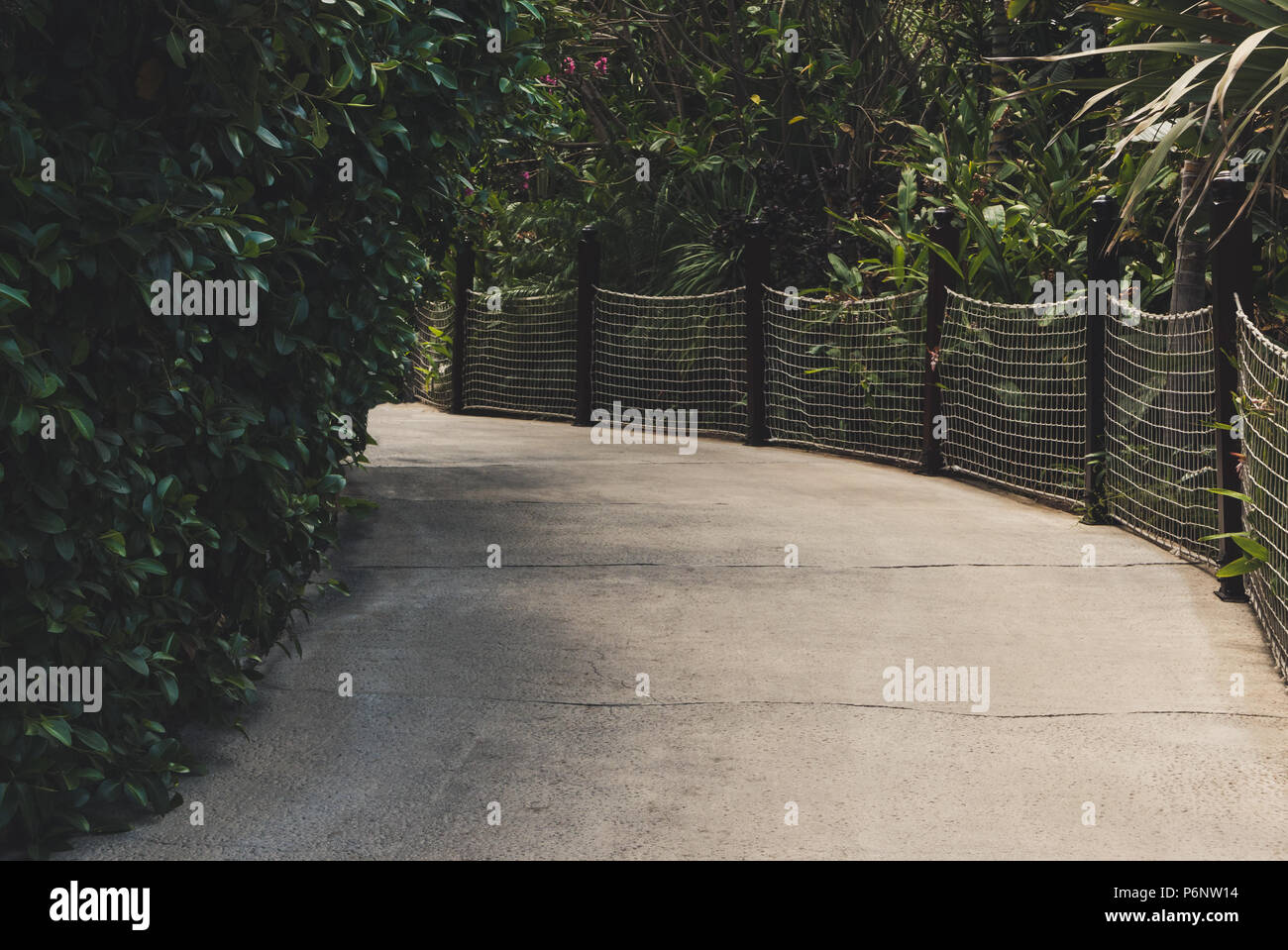 Empty sidewalk hi-res stock photography and images - Alamy