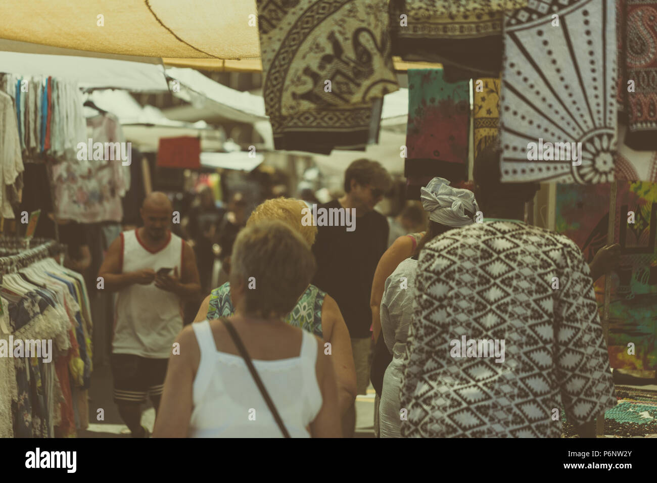 People on the bazaar hi-res stock photography and images - Alamy