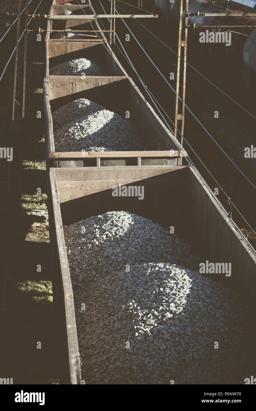 Container of aggregate hi-res stock photography and images - Alamy