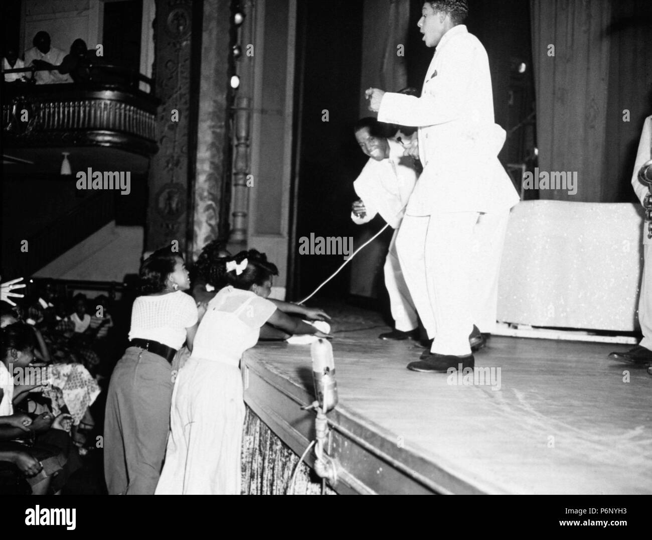 Billy Ward and his Dominoes. Apollo Theatre, 1952 Stock Photo - Alamy