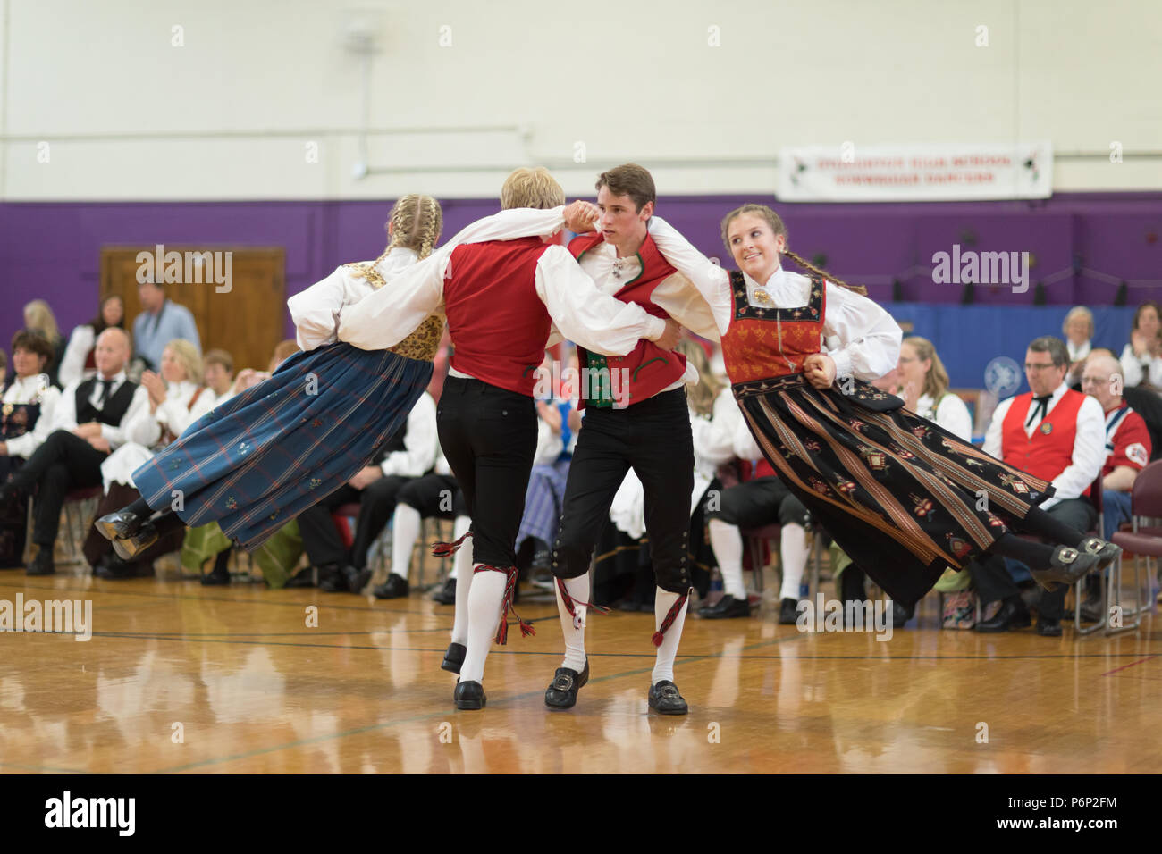 Norwegian folk dancing hi-res stock photography and images - Alamy