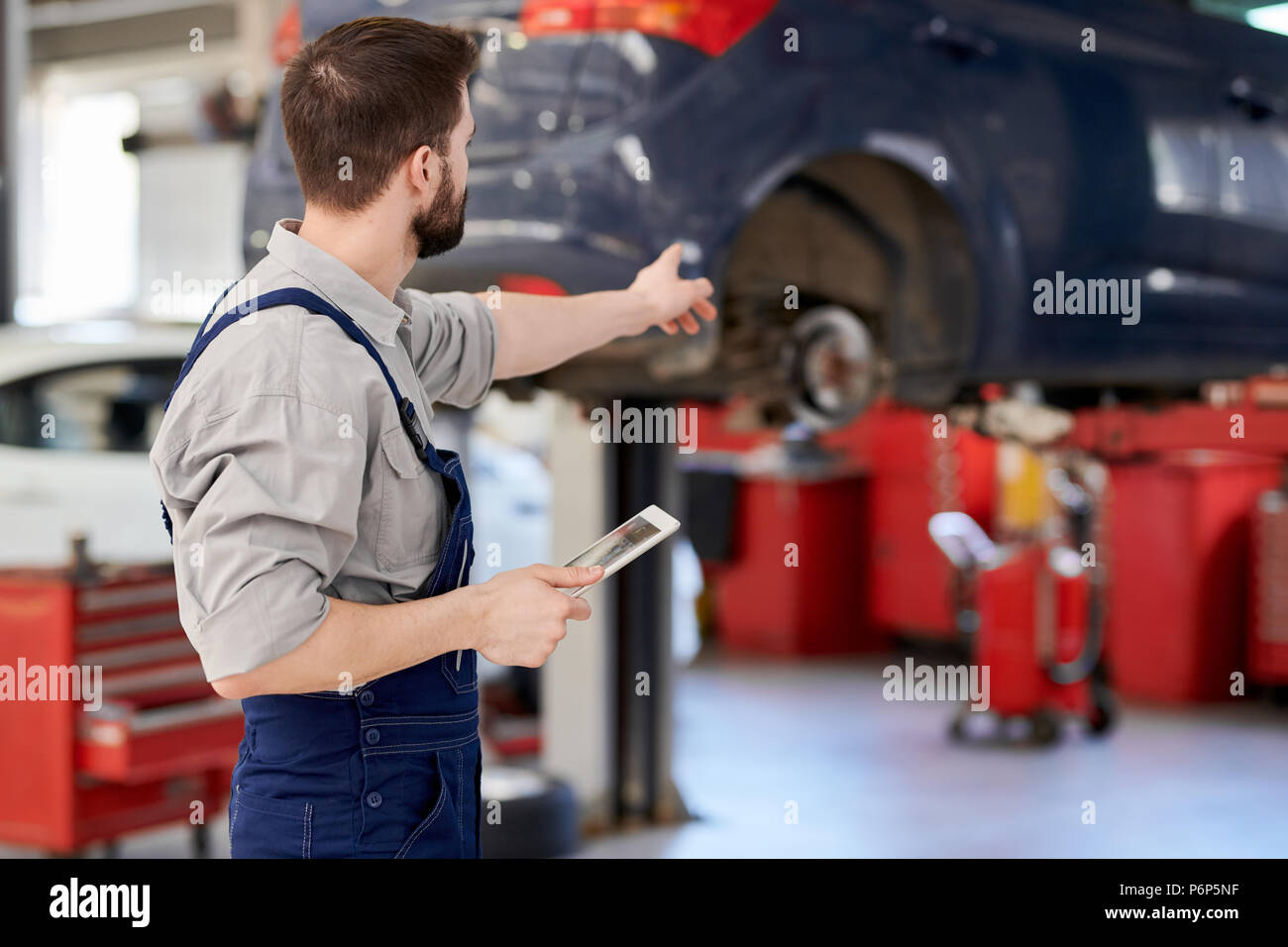 Auto overhaul hi-res stock photography and images - Alamy