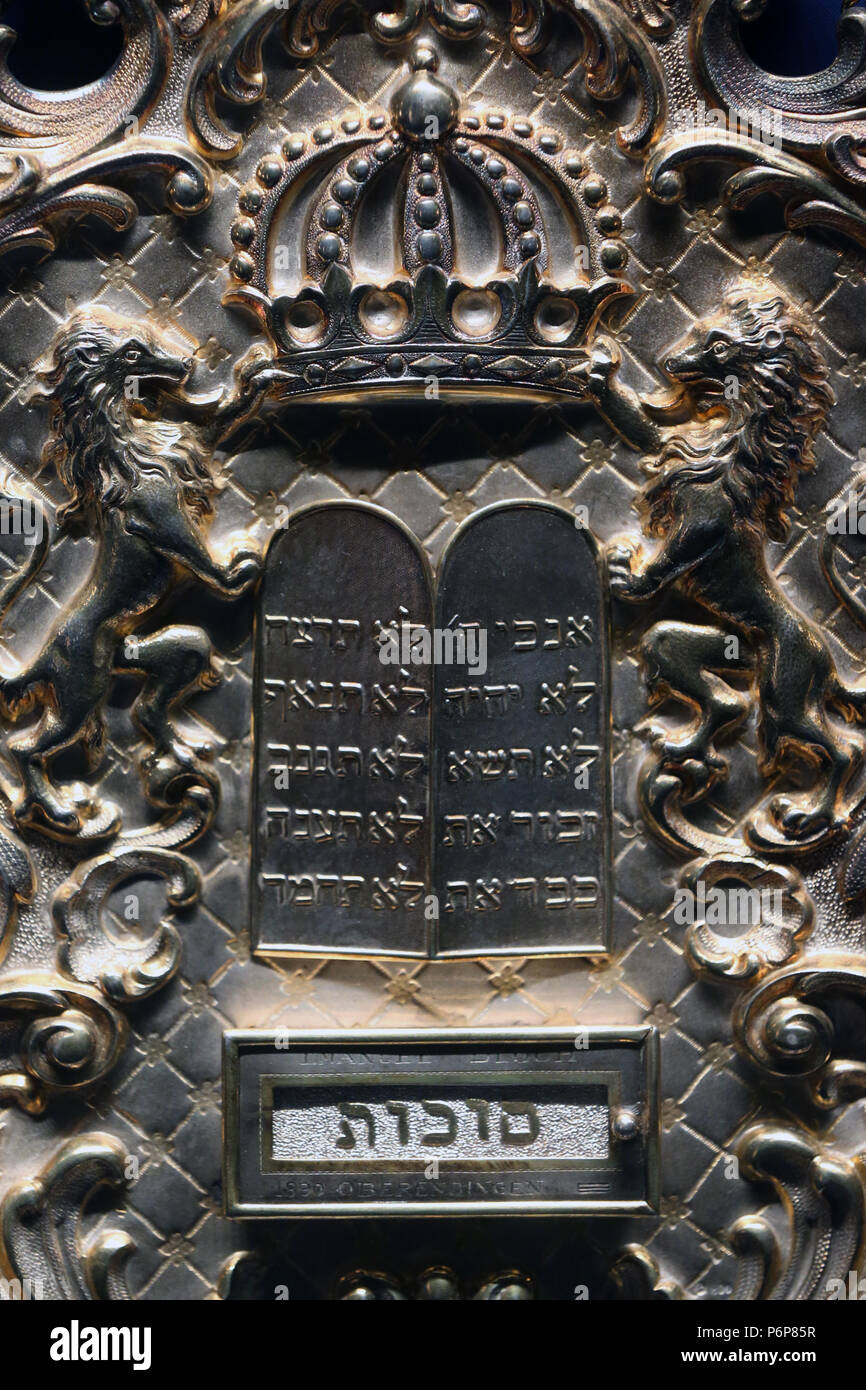 Breastplate hi-res stock photography and images - Alamy