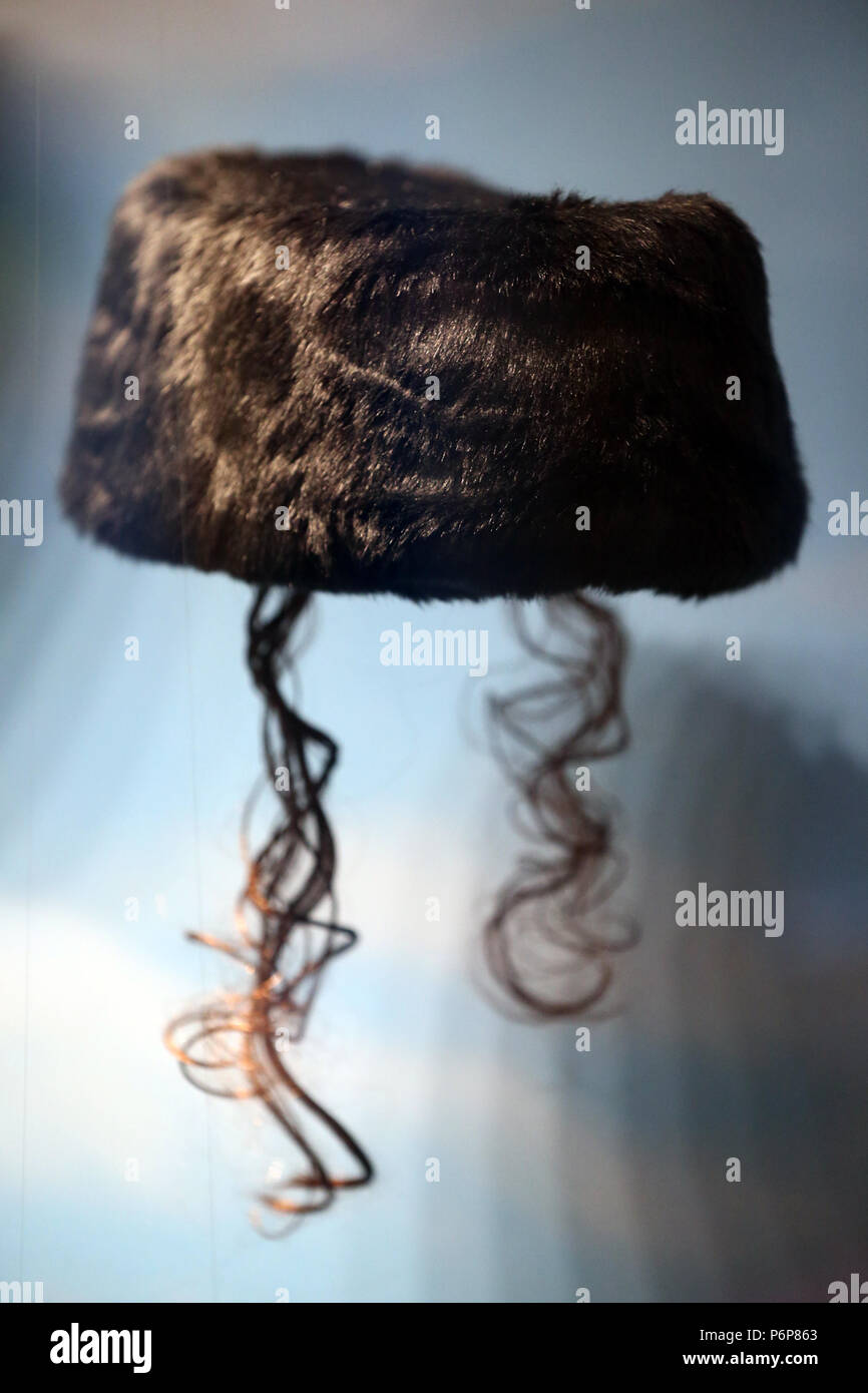 Jewish hat hi-res stock photography and images - Alamy