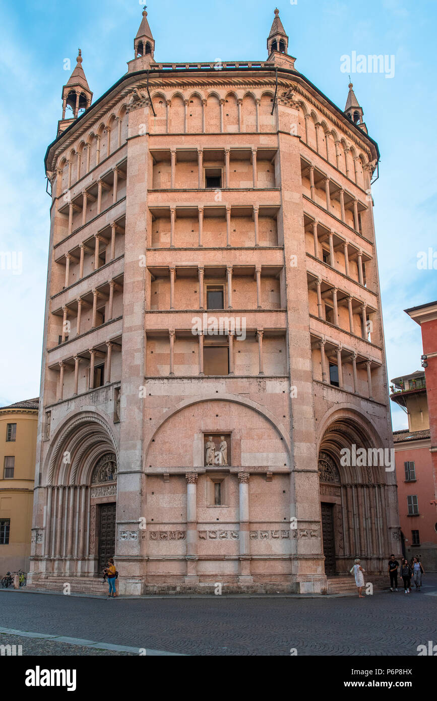 Baptistery of parma hi-res stock photography and images - Alamy