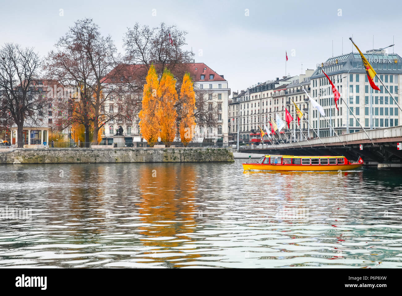 Water boat taxi hi-res stock photography and images - Alamy