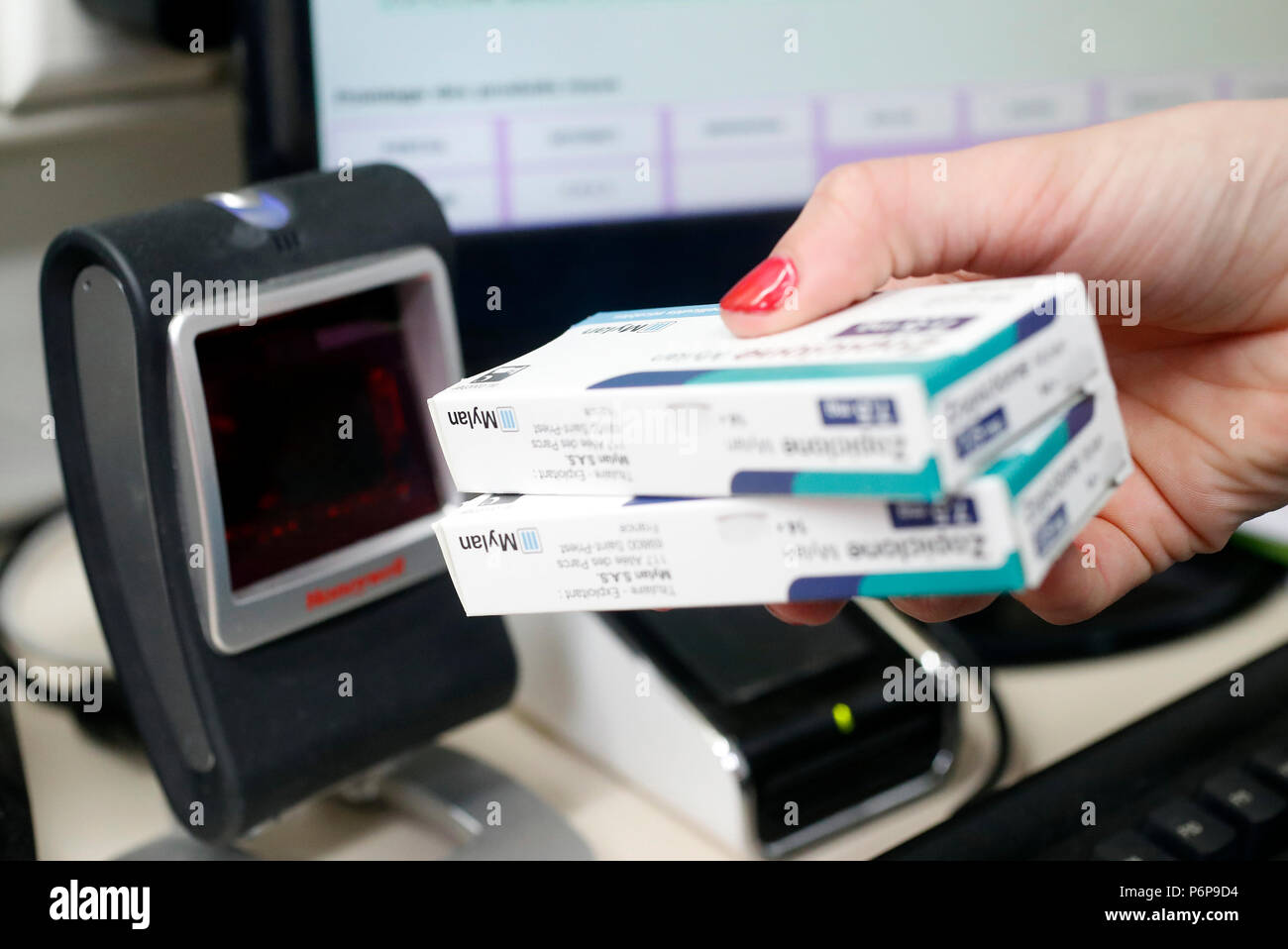 Pharmacy counter hi-res stock photography and images - Alamy