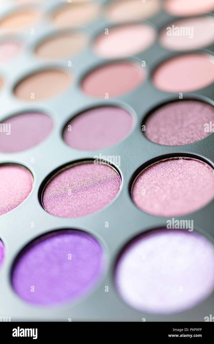 Make up pallet hi-res stock photography and images - Alamy
