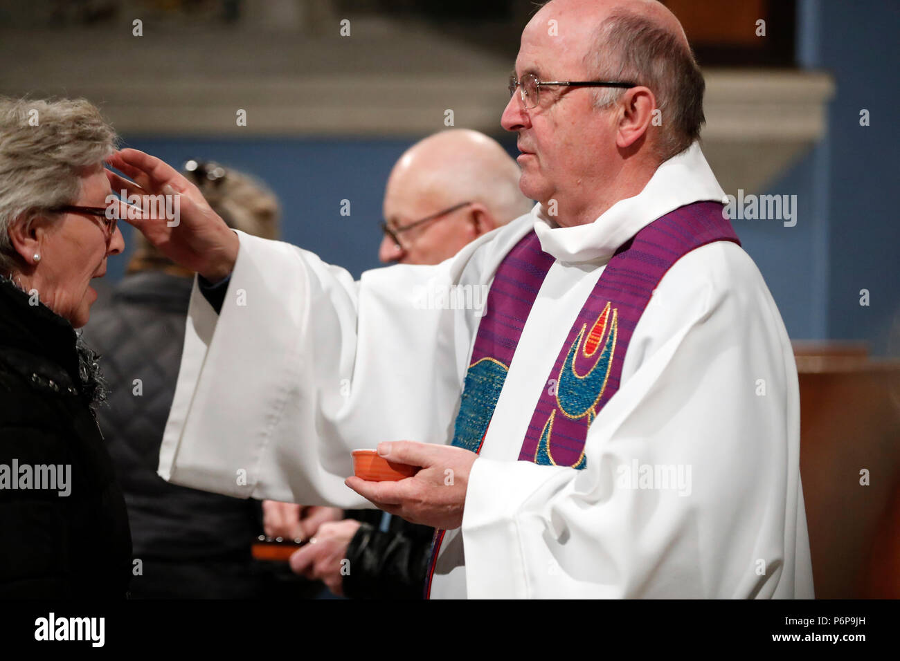 Catholic mass. Ash wednesday celebration in a catholic roman church. Le ...