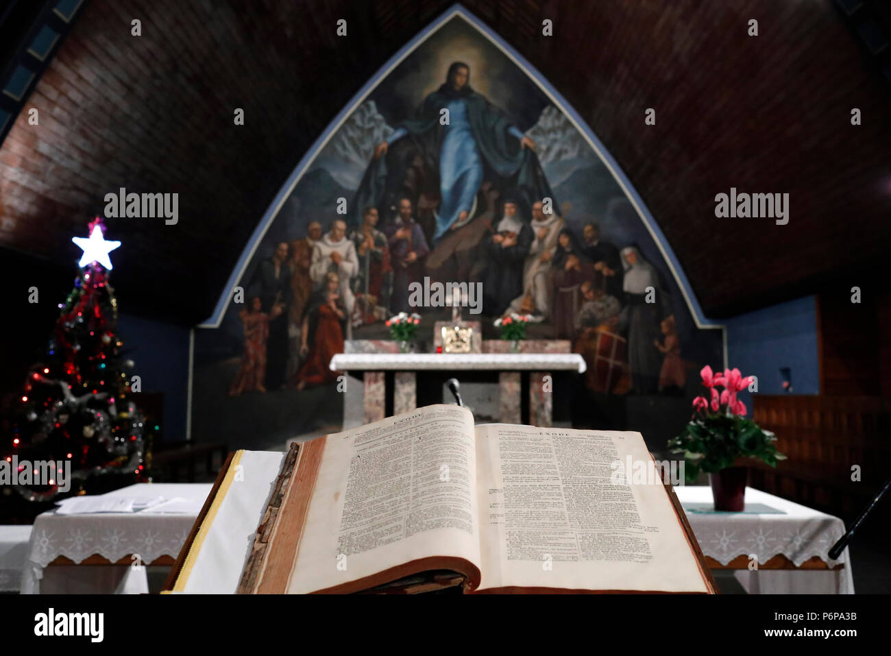 Christian unity hi-res stock photography and images - Alamy