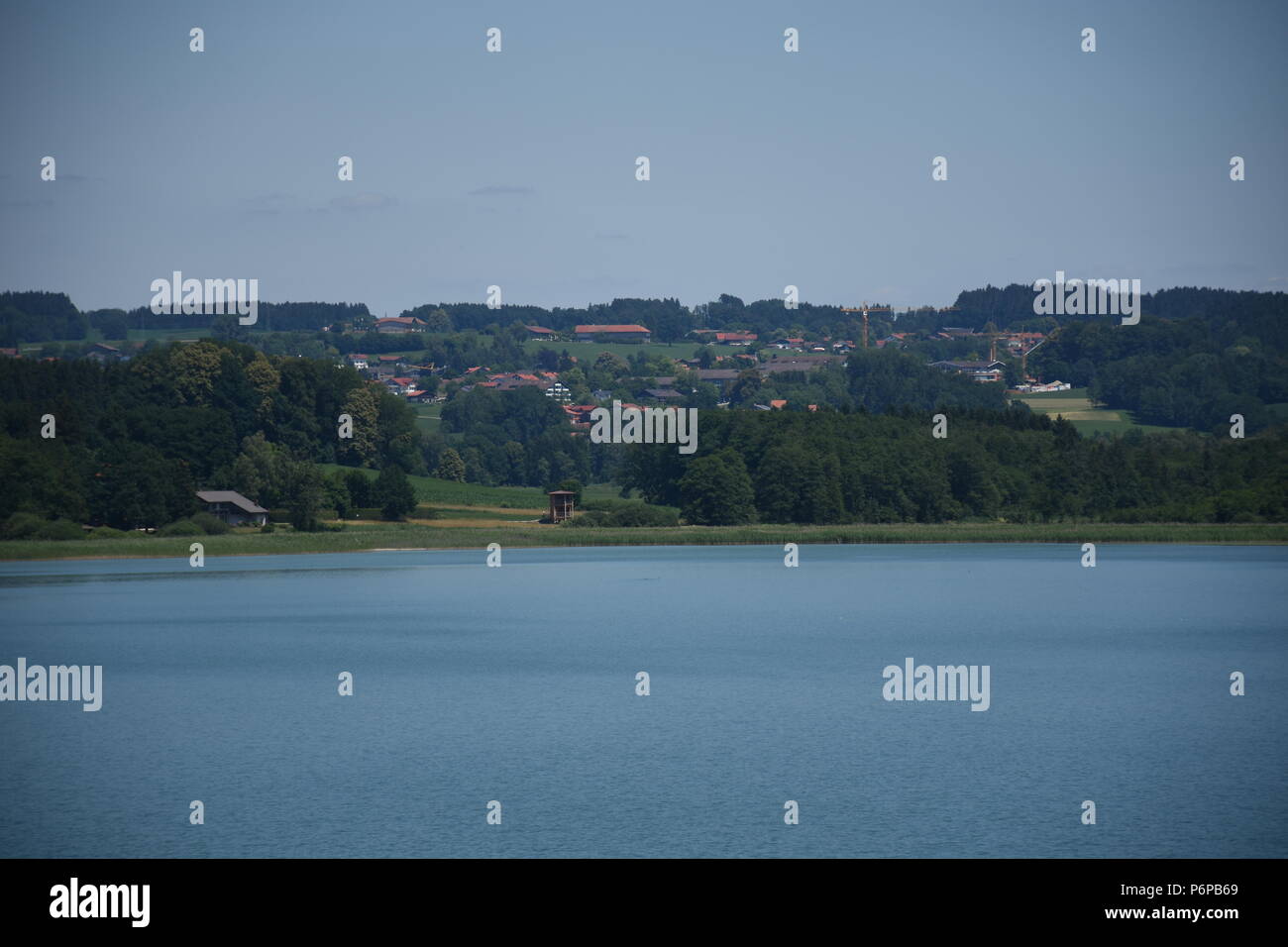 Simssee bei Rosenheim in Bayern Stock Photo - Alamy