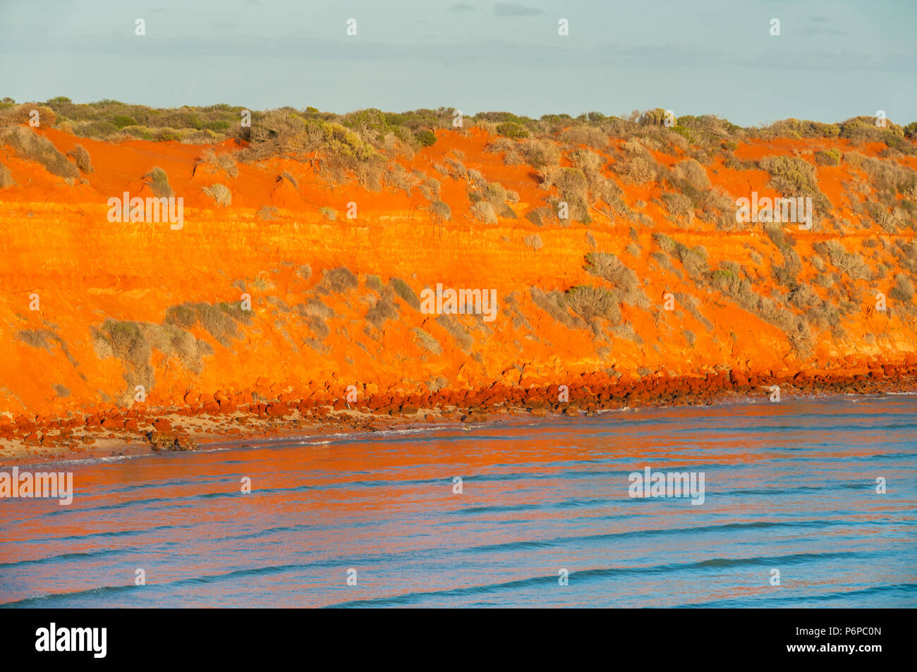Red sand dune cliffs in Francois Peron National Park Stock Photo - Alamy