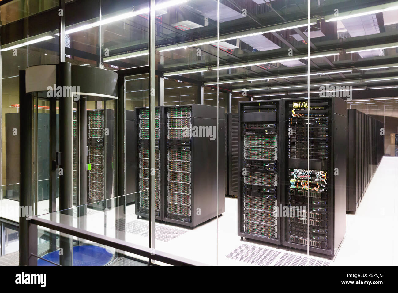 Exascale computer facility hi-res stock photography and images - Alamy