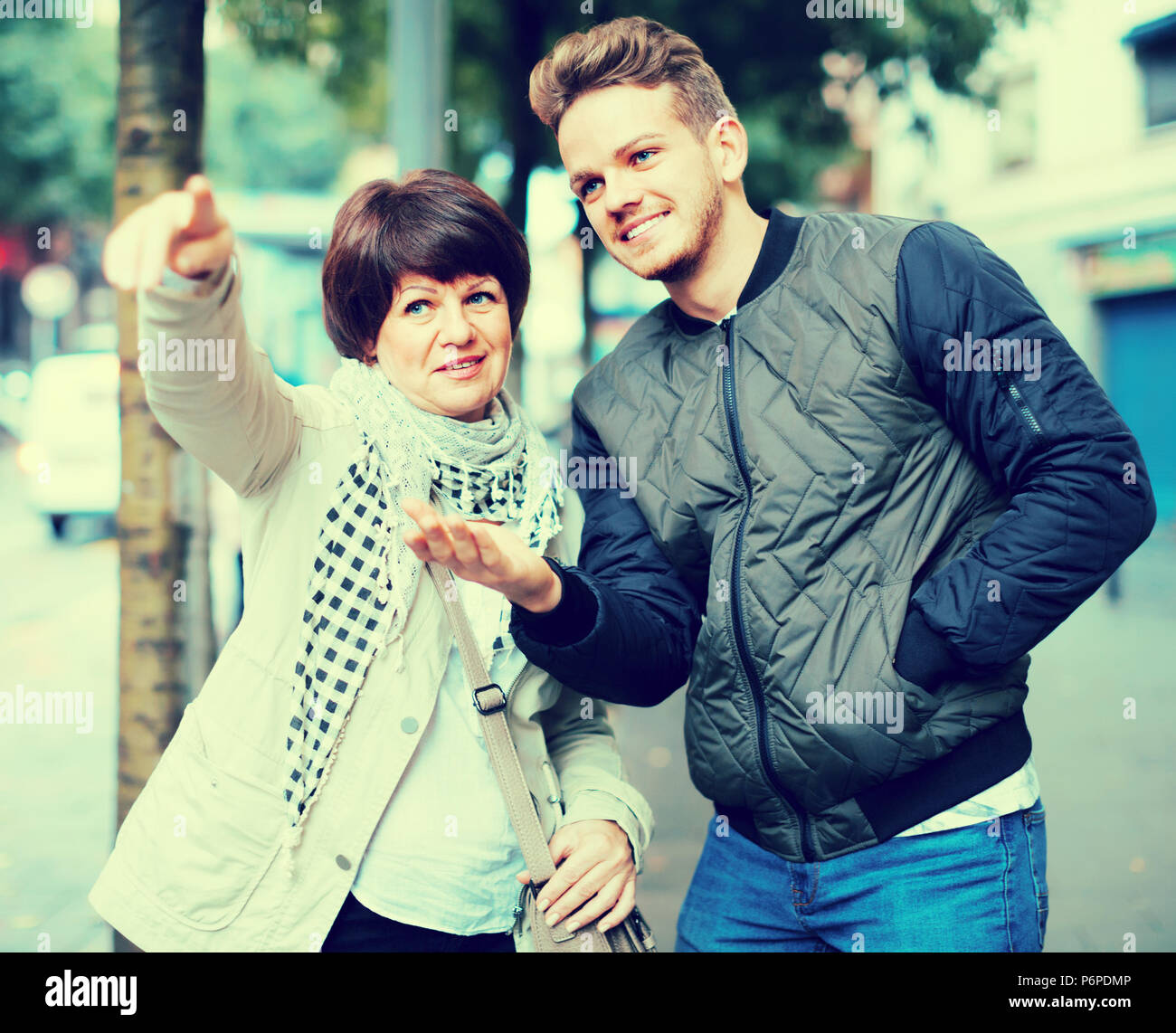 Autumn woman map directions hi-res stock photography and images - Alamy