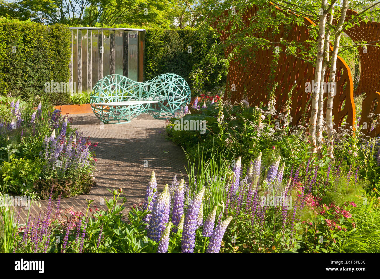The David Harber and Savills Garden show garden at the RHS Chelsea ...