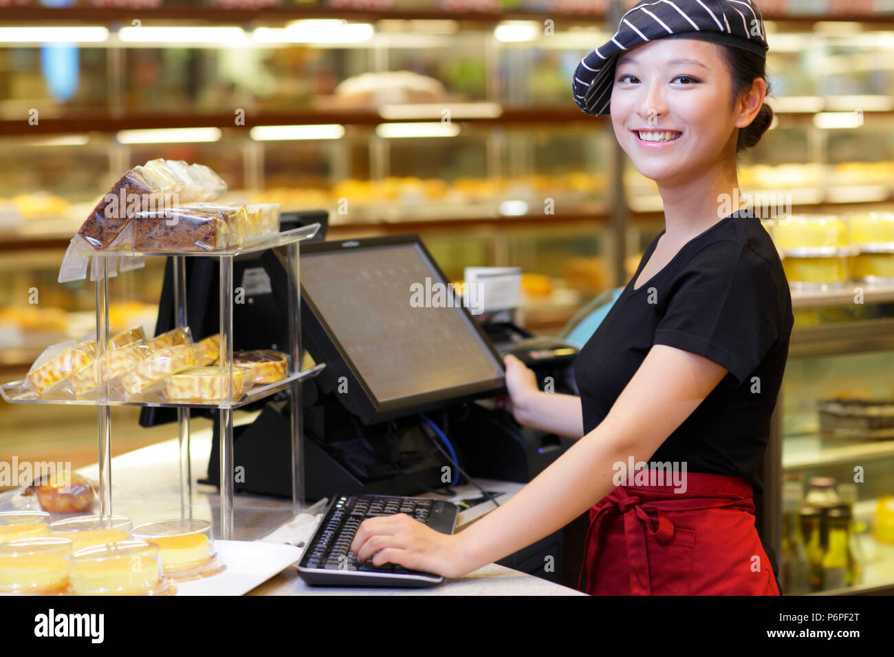 Cashier girl bakery hi-res stock photography and images - Alamy