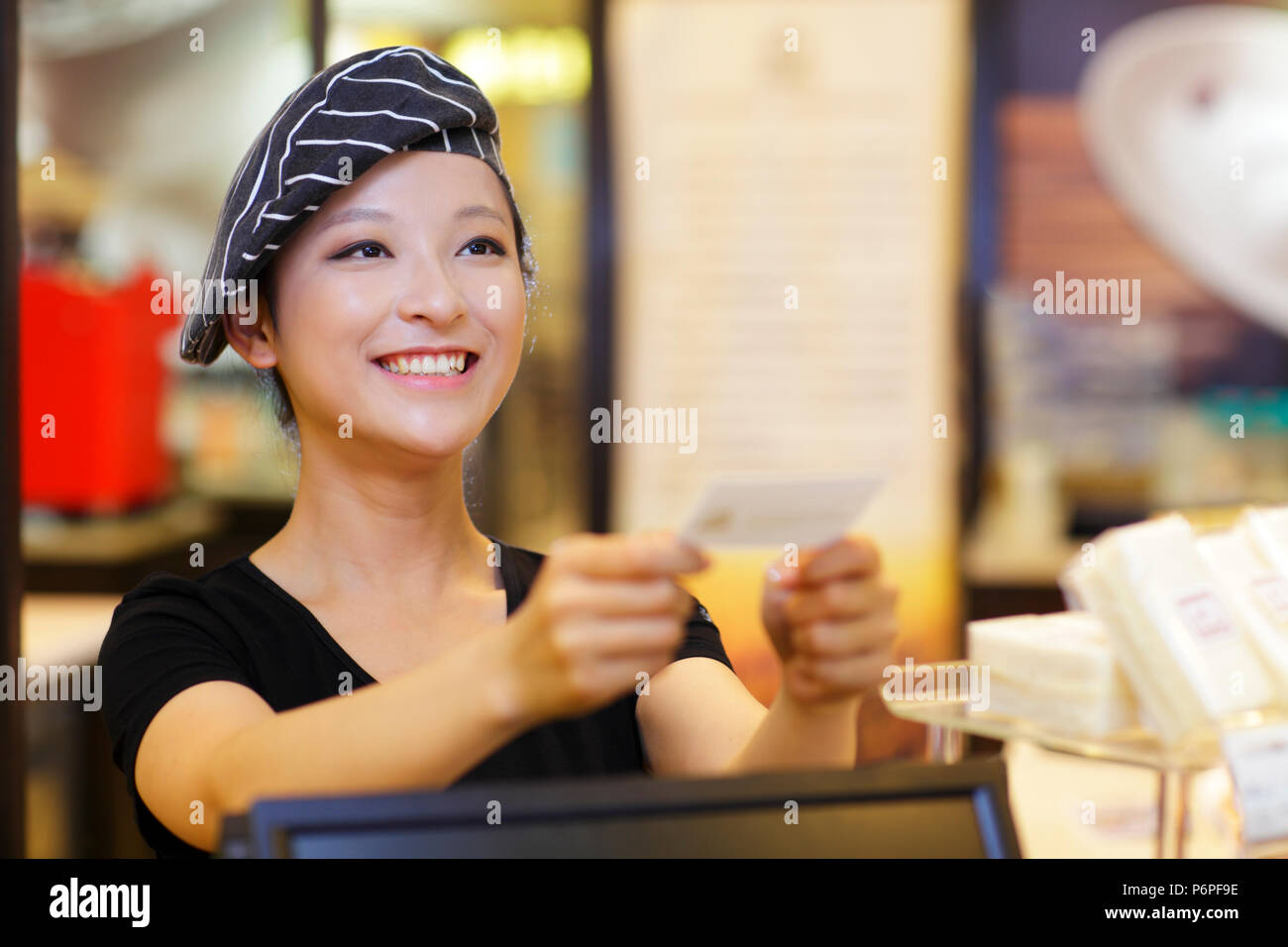 Cashier girl bakery hi-res stock photography and images - Alamy