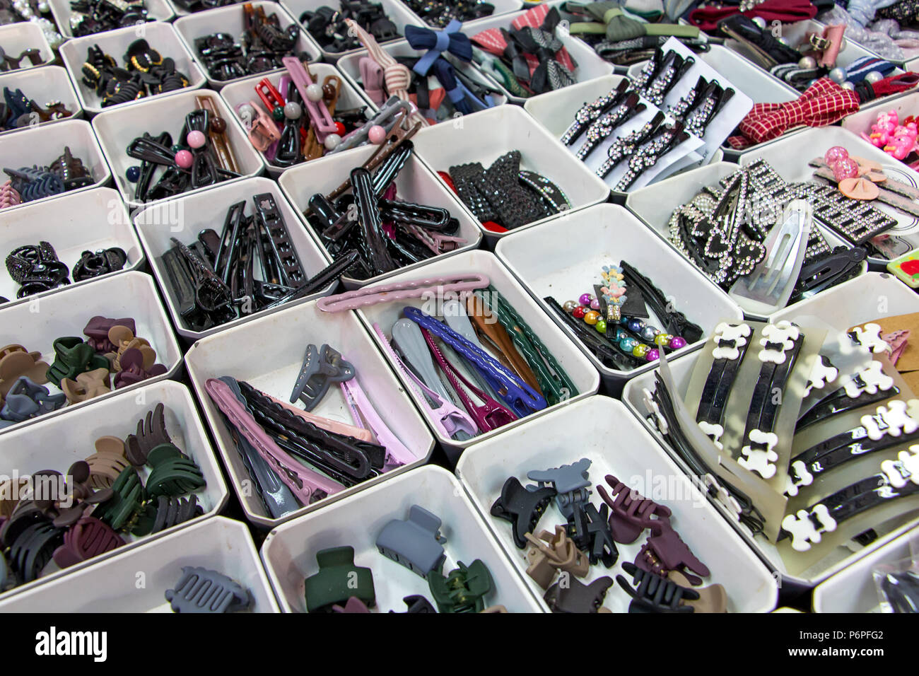 Hair clips hi-res stock photography and images - Alamy