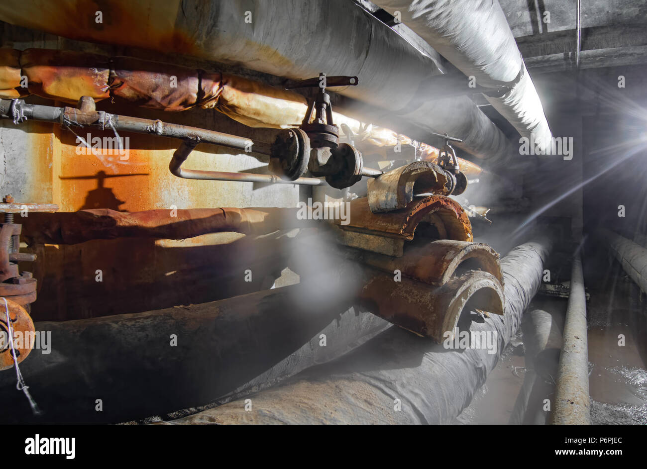 Steam valve hi-res stock photography and images - Alamy