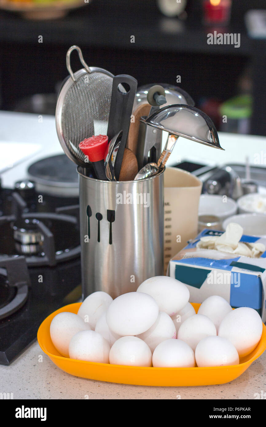 Team cooking class hi-res stock photography and images - Alamy