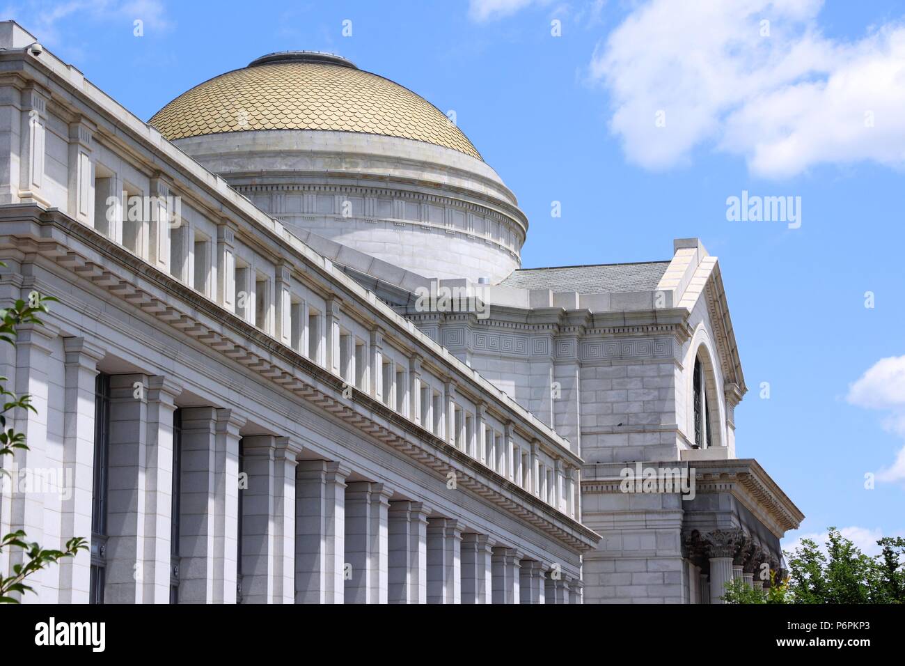 National museum of natural history dc exterior hi-res stock photography ...