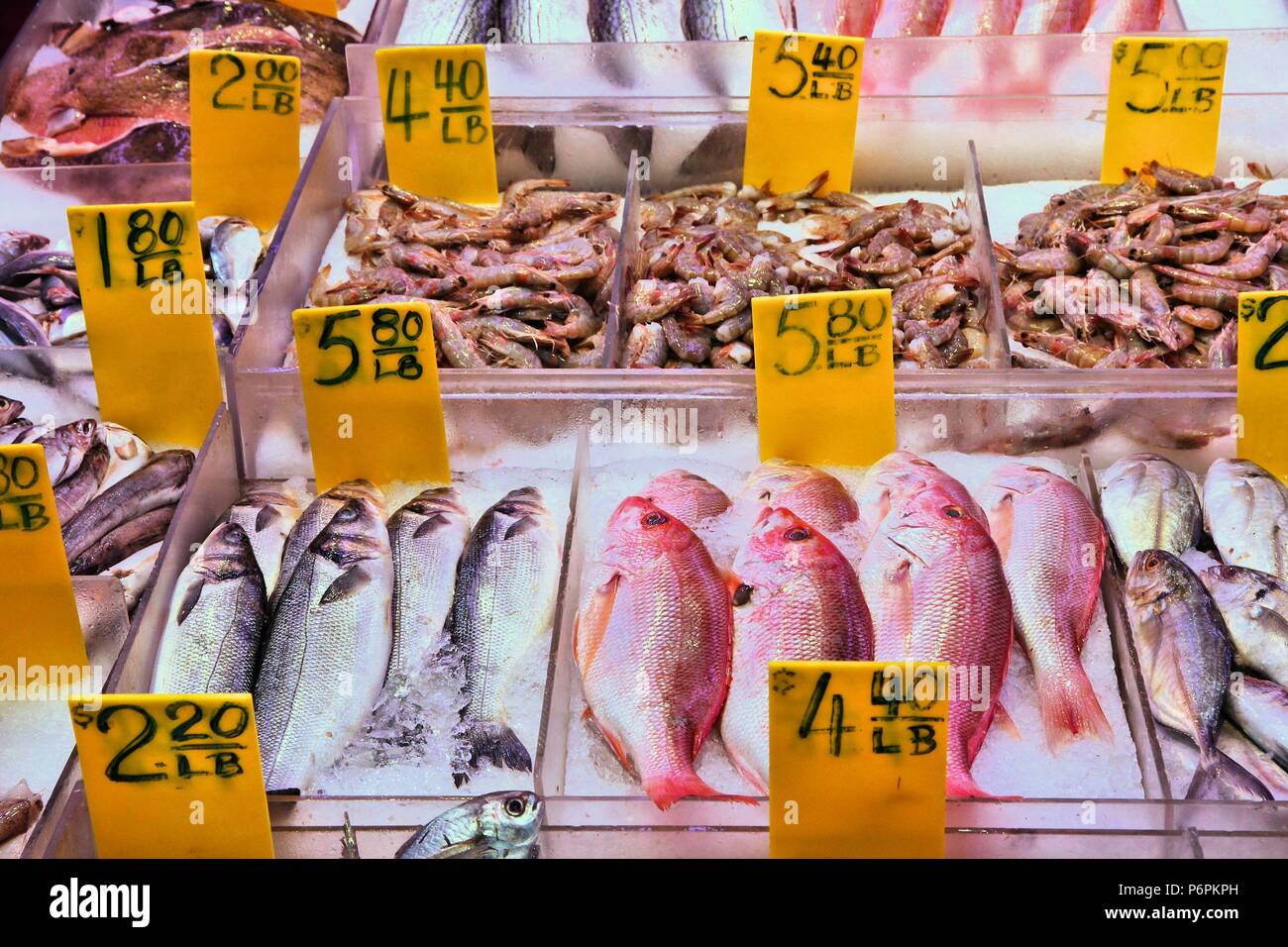Seafood store hi-res stock photography and images - Alamy