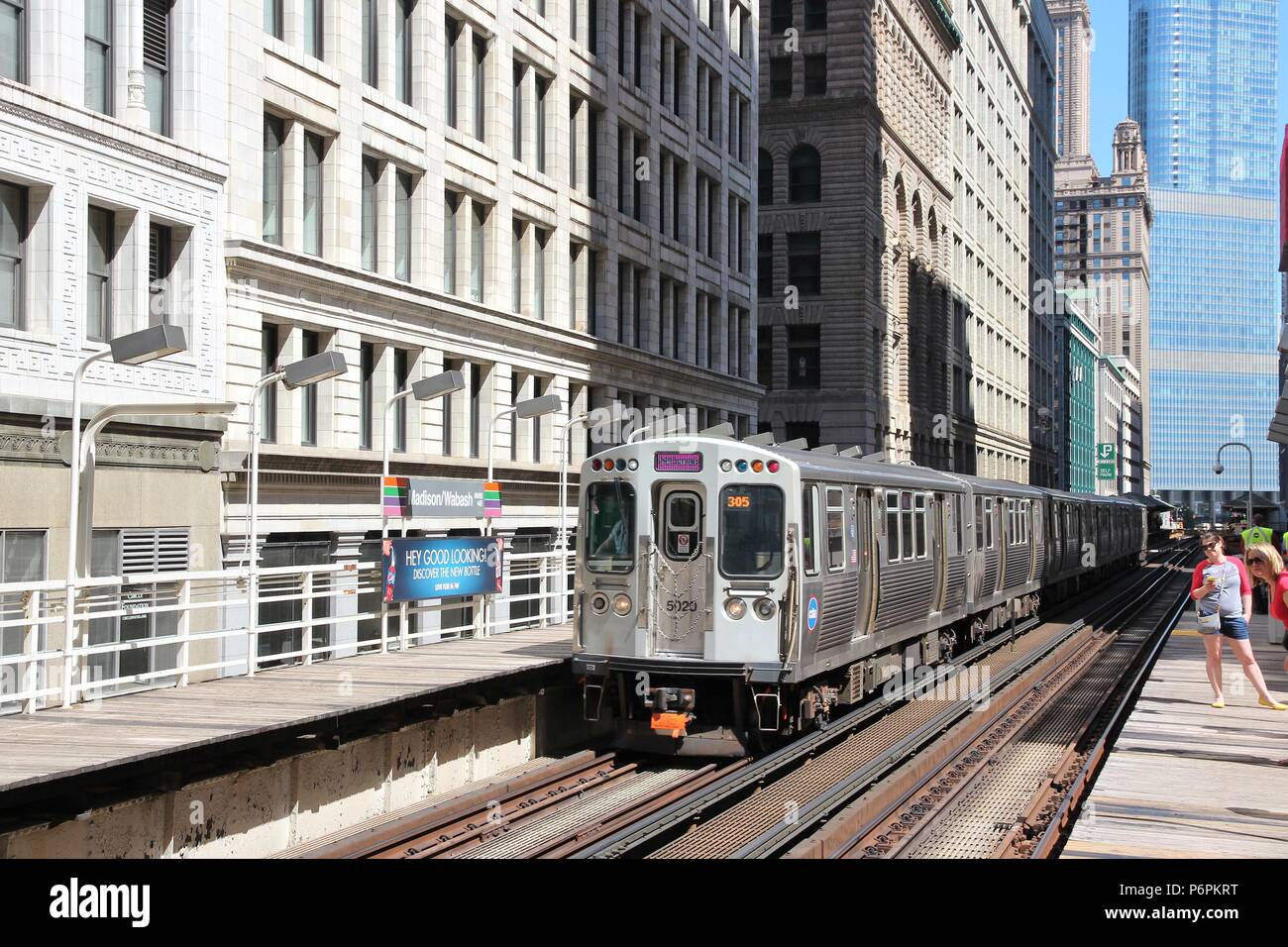 Chicago l train hi-res stock photography and images - Alamy