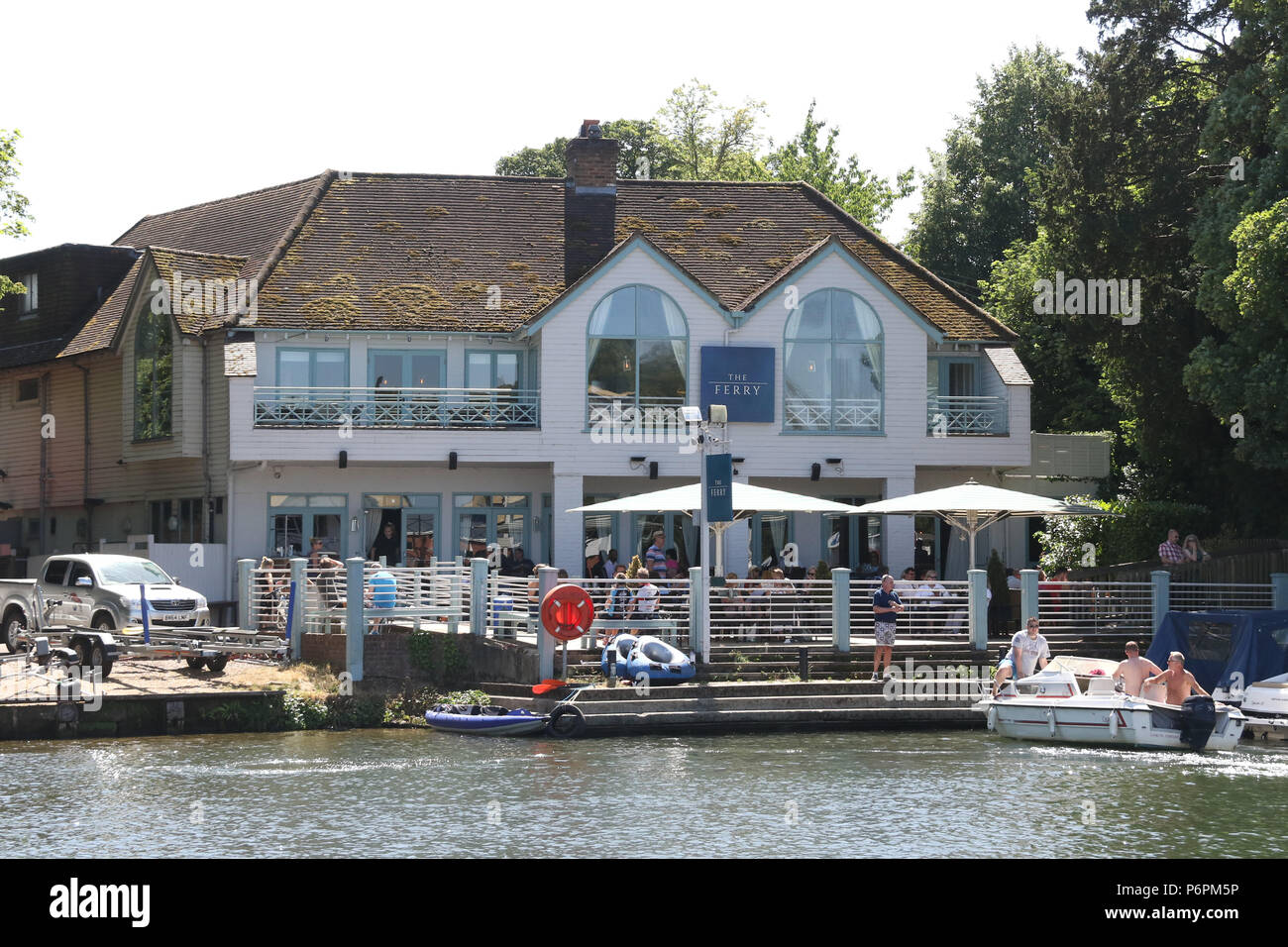 The ferry at cookham hi-res stock photography and images - Alamy